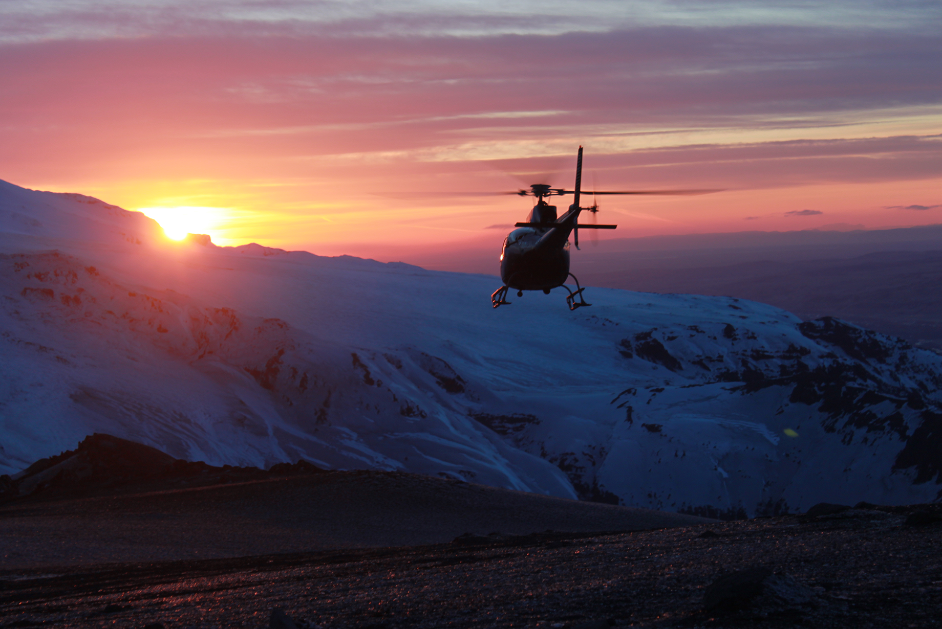 Helicopter tours Iceland or Paragliding | Breathtaking views